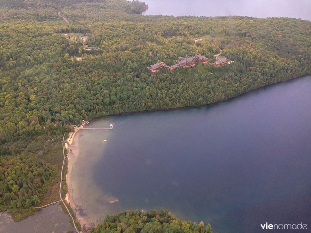 Hôtel Sacacomie: faire un avec la forêt, avec le lac