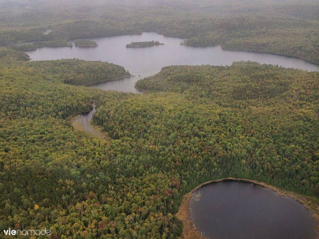 Hôtel Sacacomie: faire un avec la forêt, avec le lac